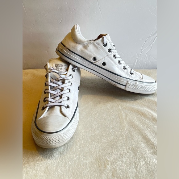 Converse | Shoes | Mismatched Pair Of Converse All Star Low Top ...
